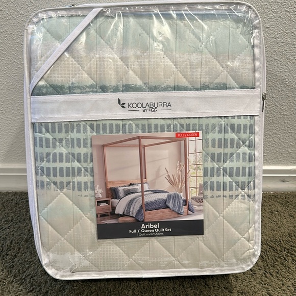 Koolaburra | Bedding | Kookaburra Bu Ugg Aribel Fullqueen Quilt Set ...